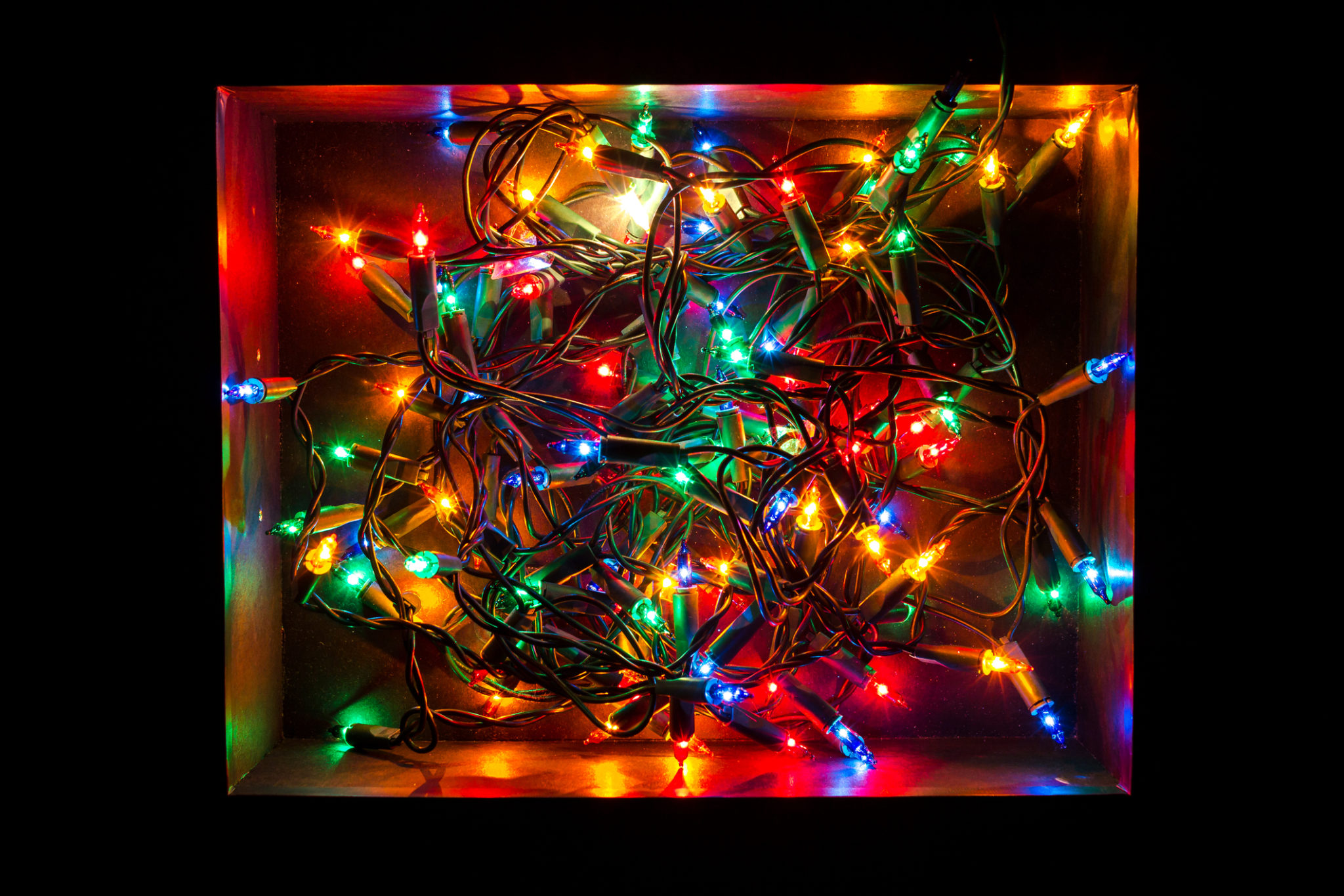 How to Safely Store Your Christmas Decorations - Daymakers Moving & Storage
